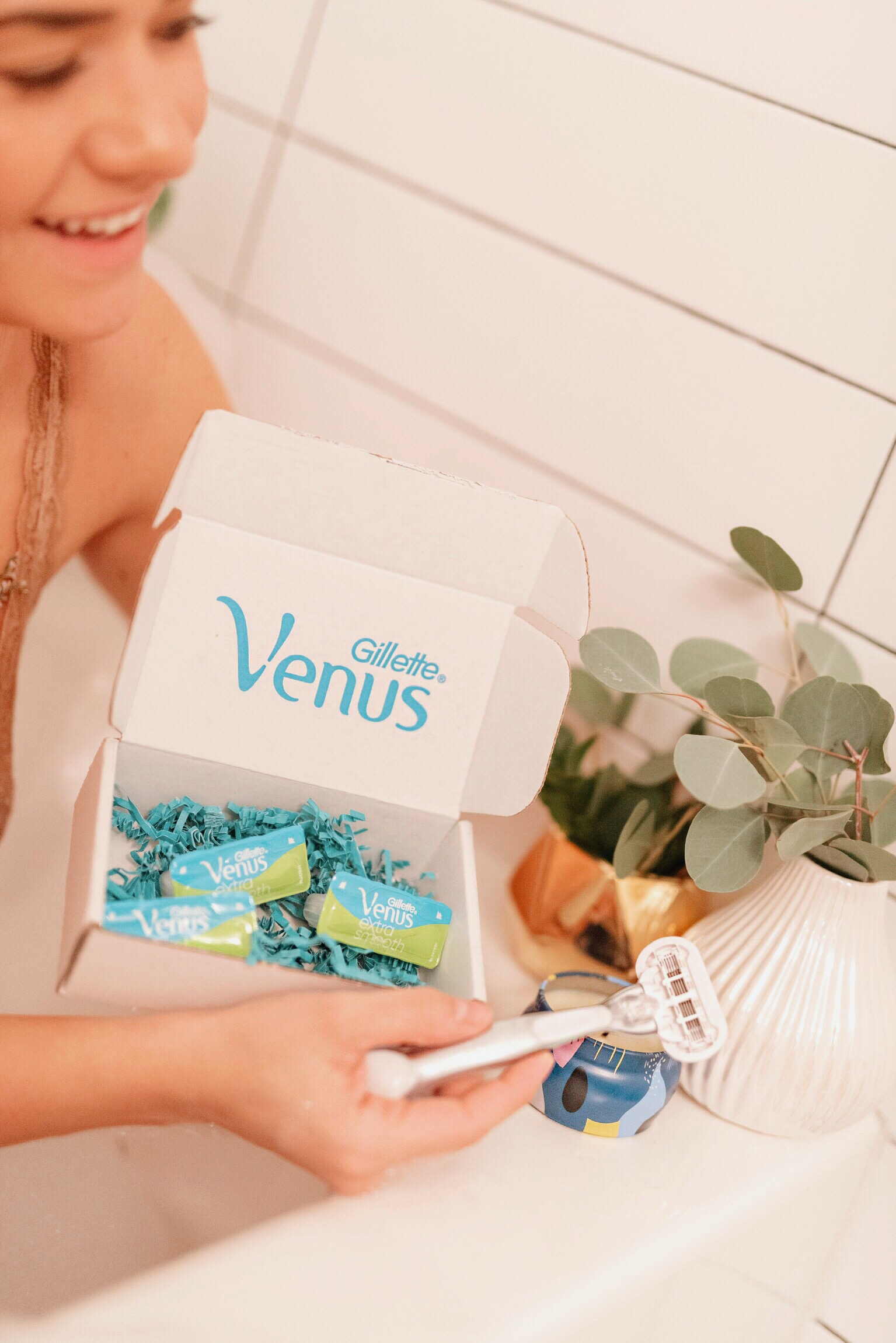 THE GILLETTE VENUS SUBSCRIPTION YOU NEED TO KNOW ABOUT - CHIC TALK