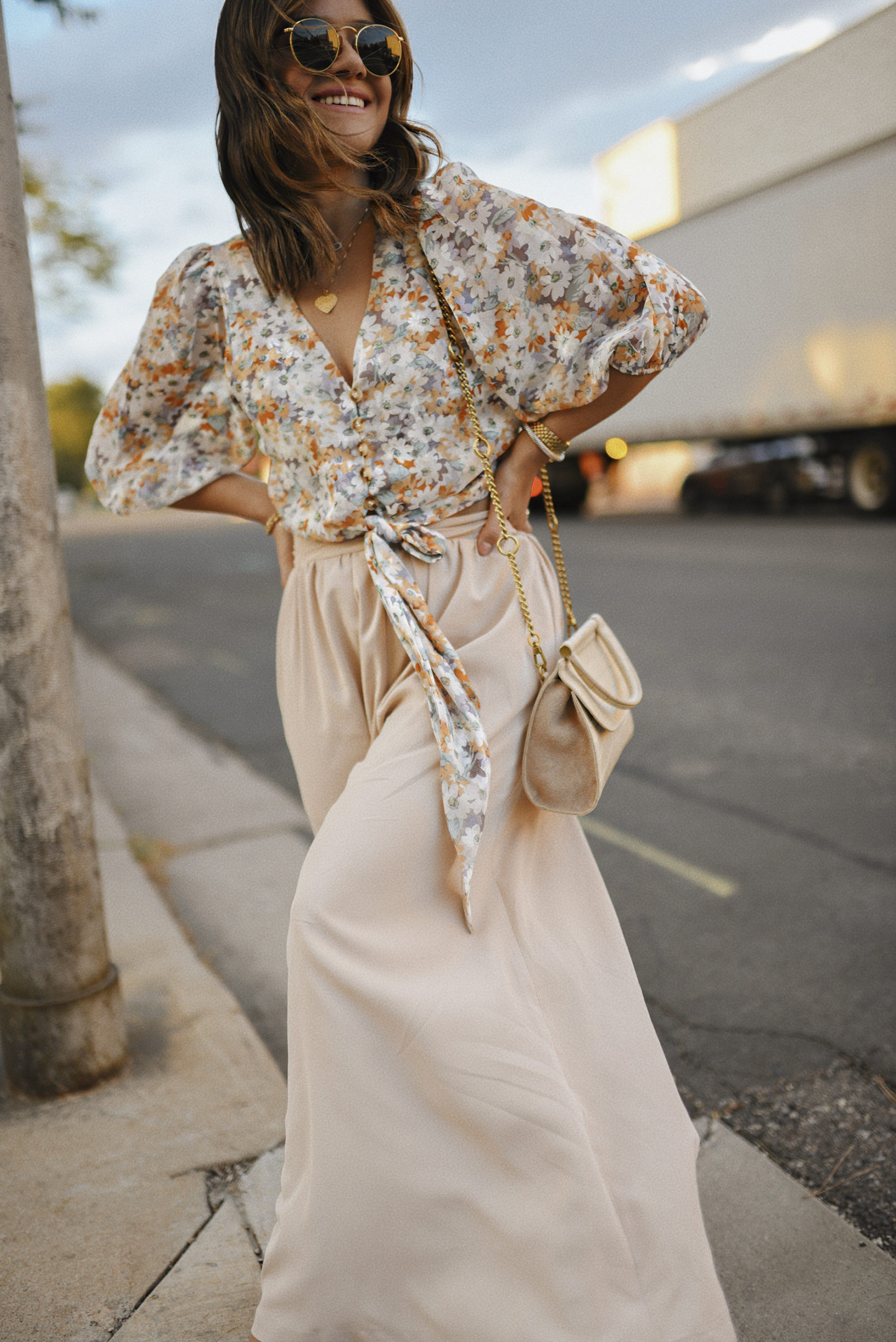 A CHIC WAY TO STYLE FLORAL TOPS - CHIC TALK