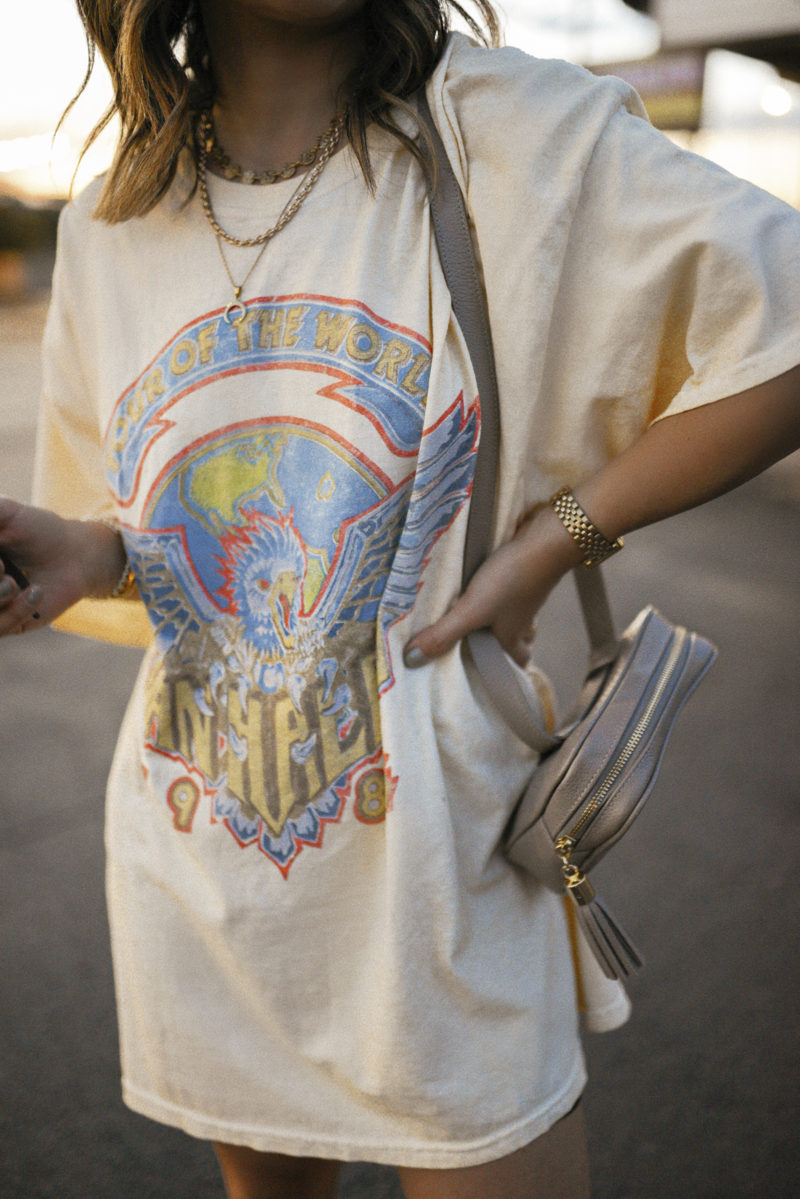 HOW TO STYLE OVERSIZED GRAPHIC TEES - CHIC TALK