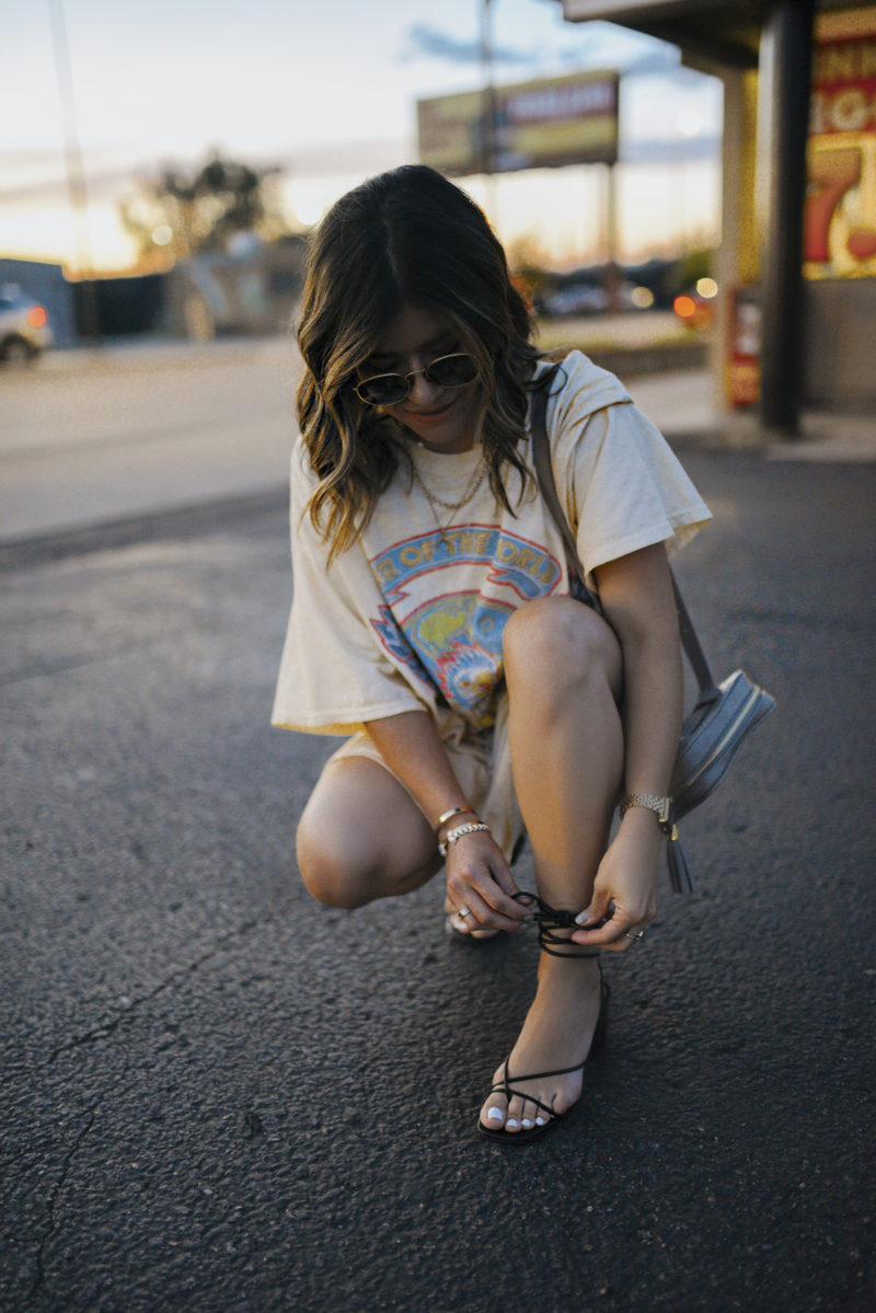 HOW TO STYLE OVERSIZED GRAPHIC TEES - CHIC TALK