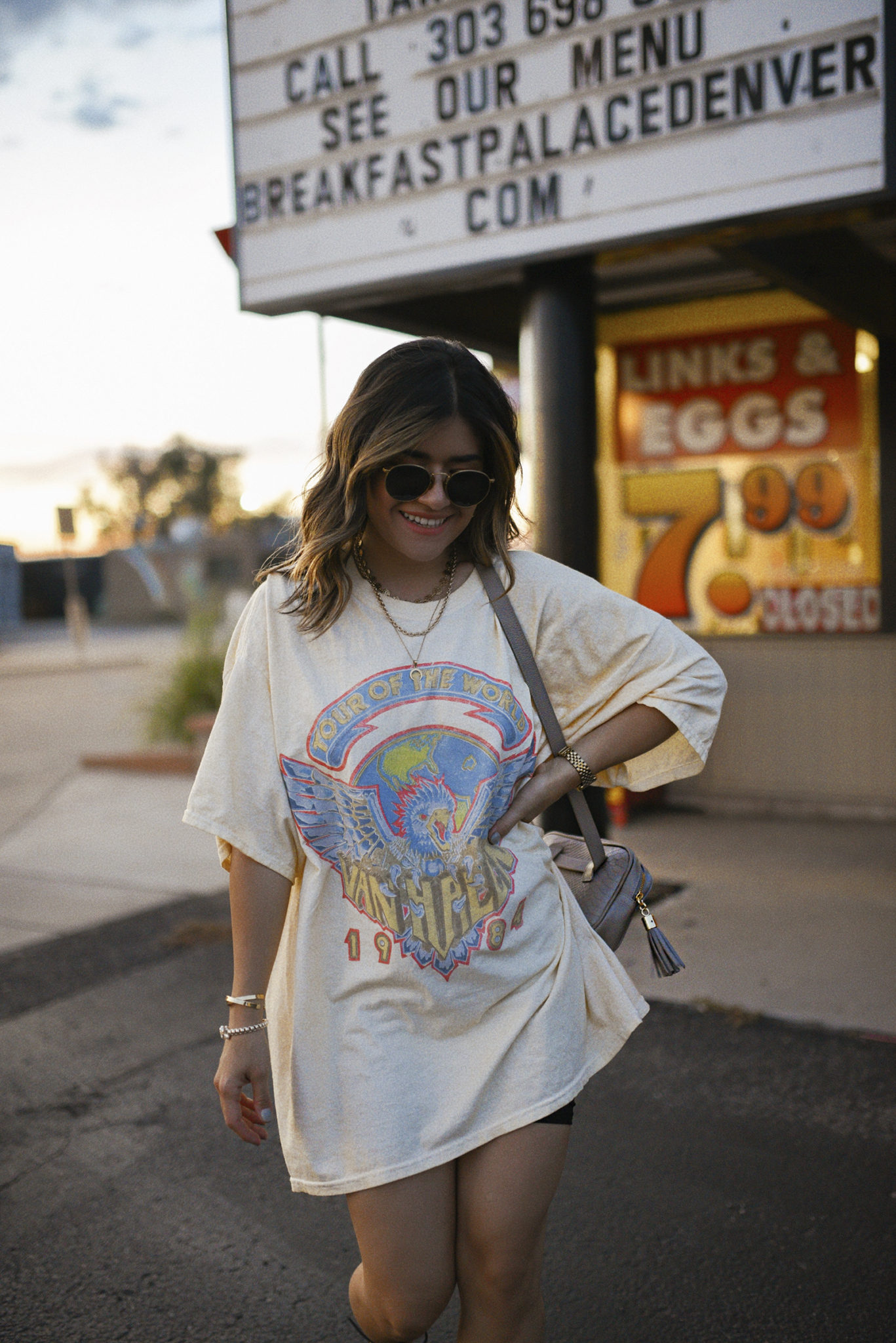 HOW TO STYLE OVERSIZED GRAPHIC TEES - CHIC TALK