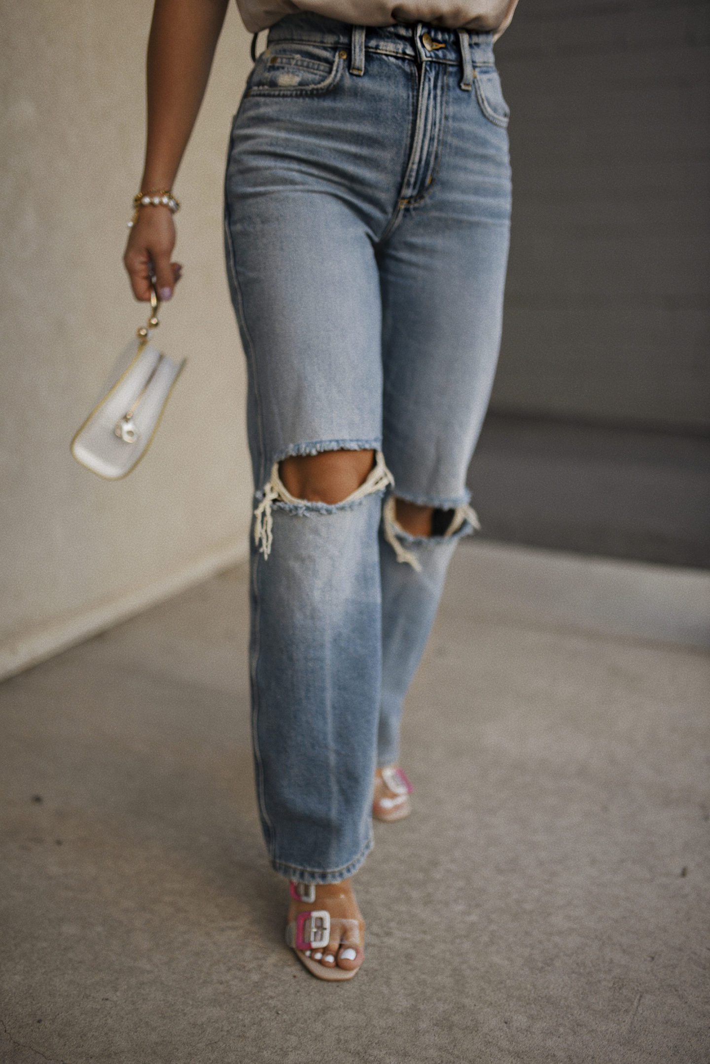 AN EASY WAY TO STYLE DAD JEANS - CHIC TALK