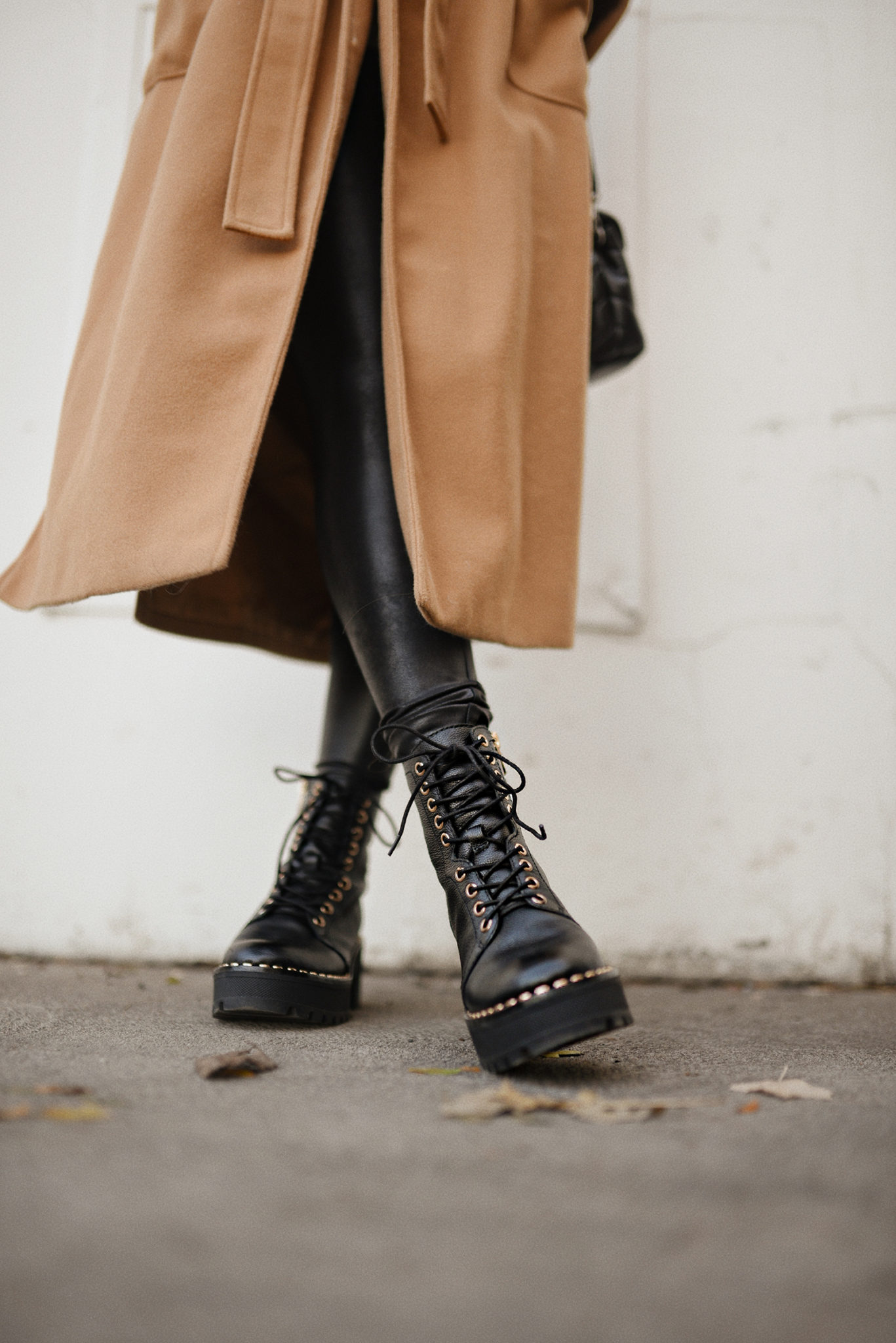WINTER'S CHECKLIST: CHUNKY BOOTS - CHIC TALK