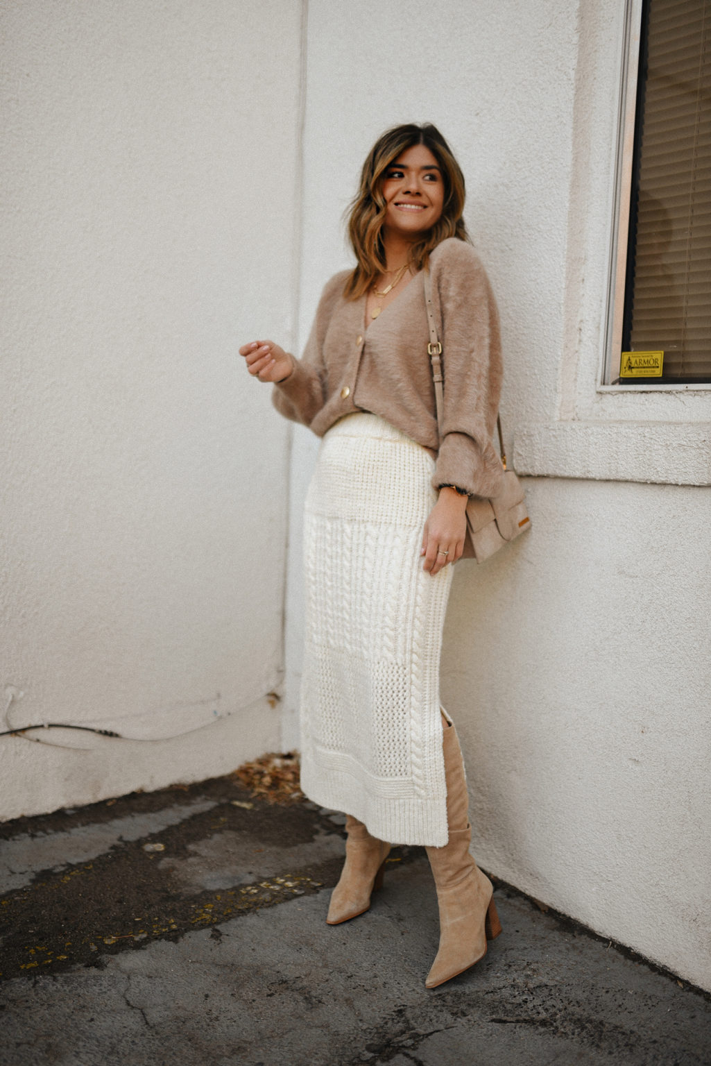 A COZY WAY TO STYLE A NEUTRAL OUTFIT | CHIC TALK | CHIC TALK