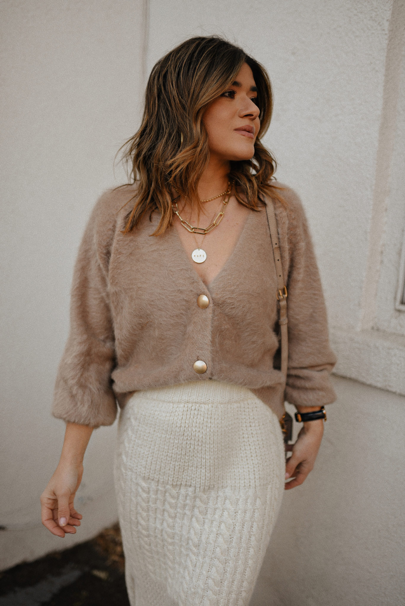 A COZY WAY TO STYLE A NEUTRAL OUTFIT | CHIC TALK | CHIC TALK
