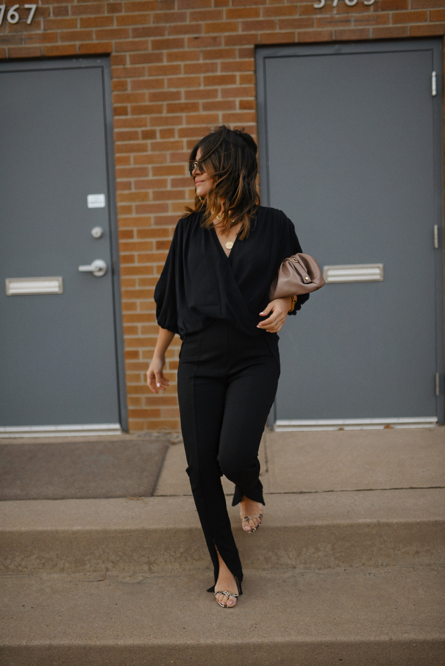AN UPDATED TOTAL BLACK LOOK FOR ANYTIME OF THE YEAR - CHIC TALK
