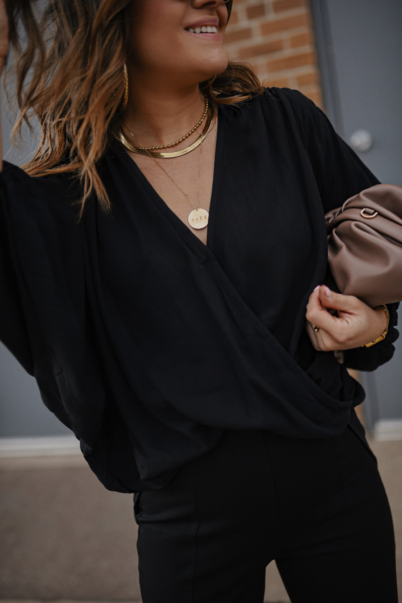 AN UPDATED TOTAL BLACK LOOK FOR ANYTIME OF THE YEAR - CHIC TALK