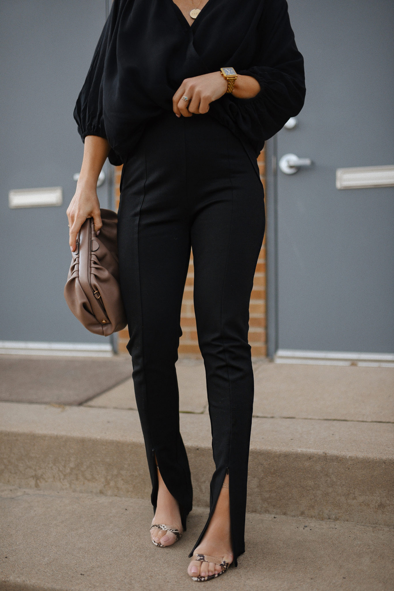 AN UPDATED TOTAL BLACK LOOK FOR ANYTIME OF THE YEAR - CHIC TALK