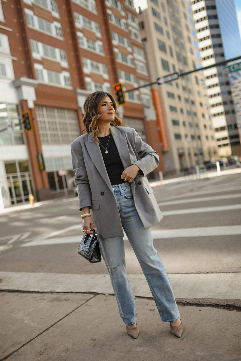 THE HUDSON LOOSE JEANS YOU NEED RIGHT NOW - CHIC TALK
